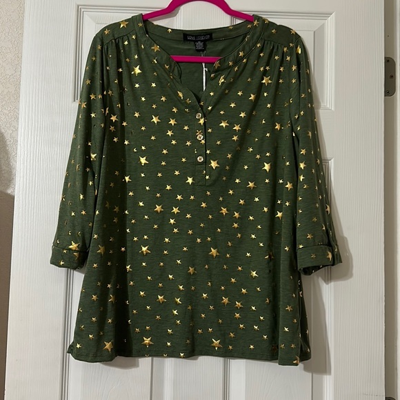 Love Forever | Tops | Green And Gold Star Tunic | Poshmark